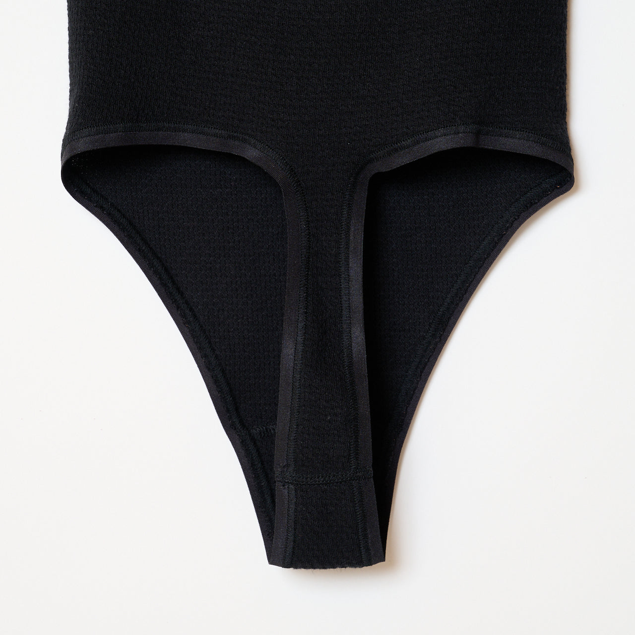 HARAMAKI TANGA / HEAVY / BLACK – VAKT.